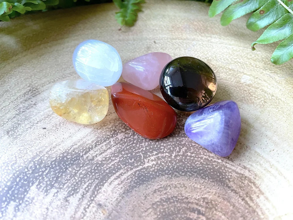 Stones & Crystals – The Purple Spell